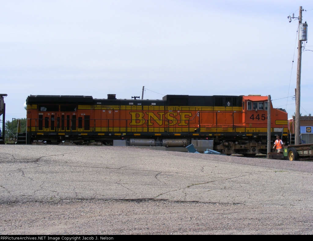 BNSF 4454